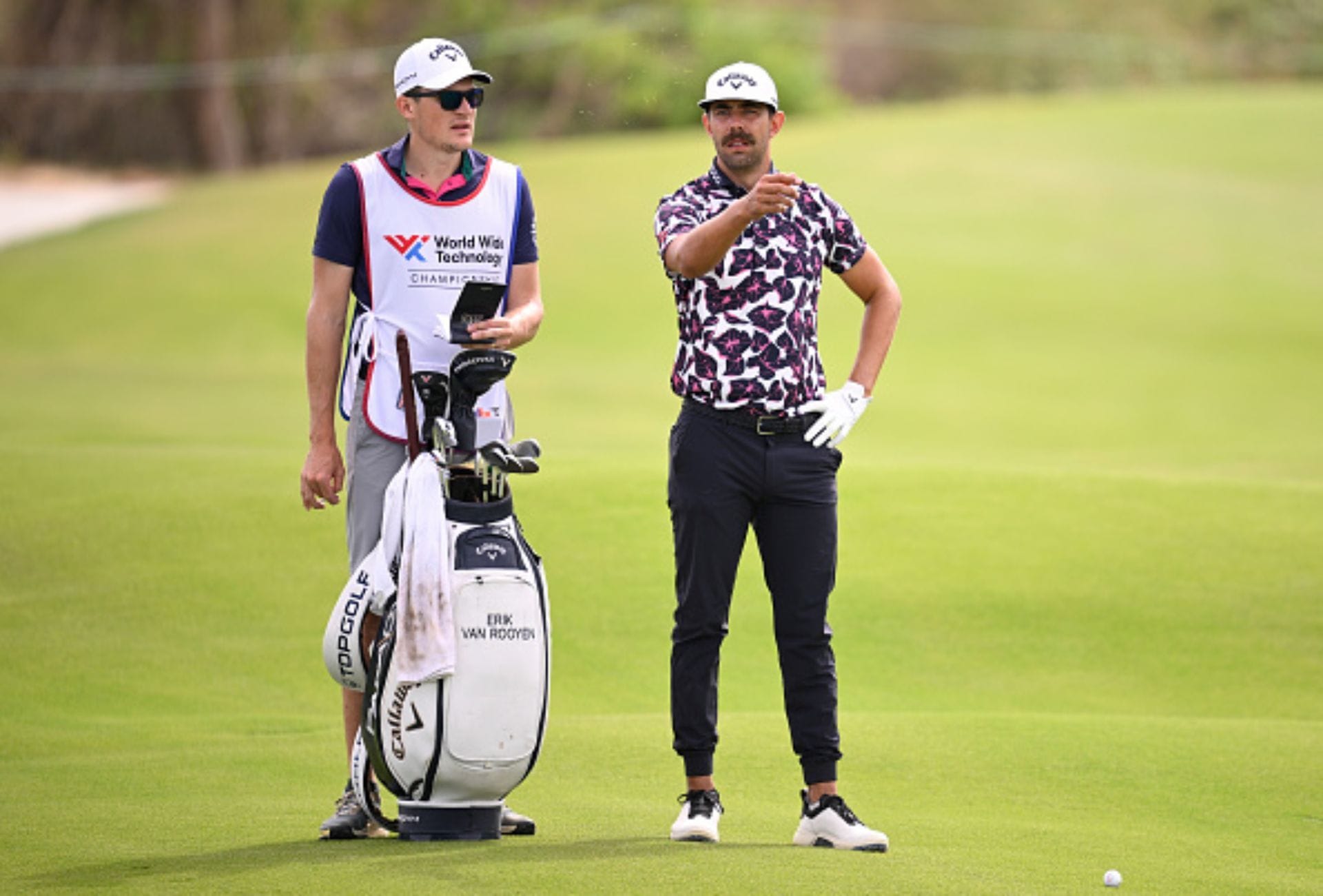 What is Erik van Rooyen’s caddie Alex Gaugert's salary?