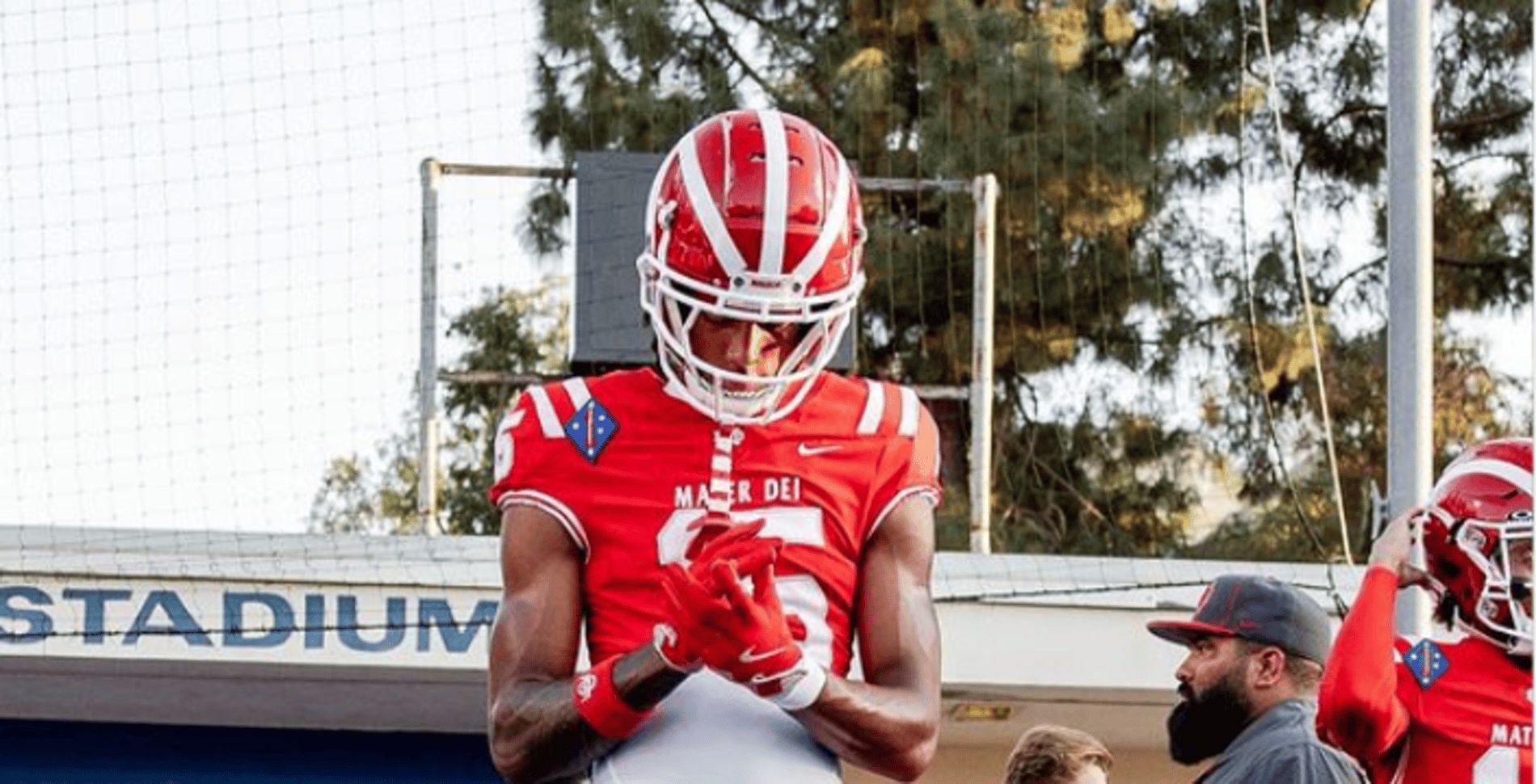 "Gonna hit really hard when he flips to Oregon": Fans react to late NFL ...