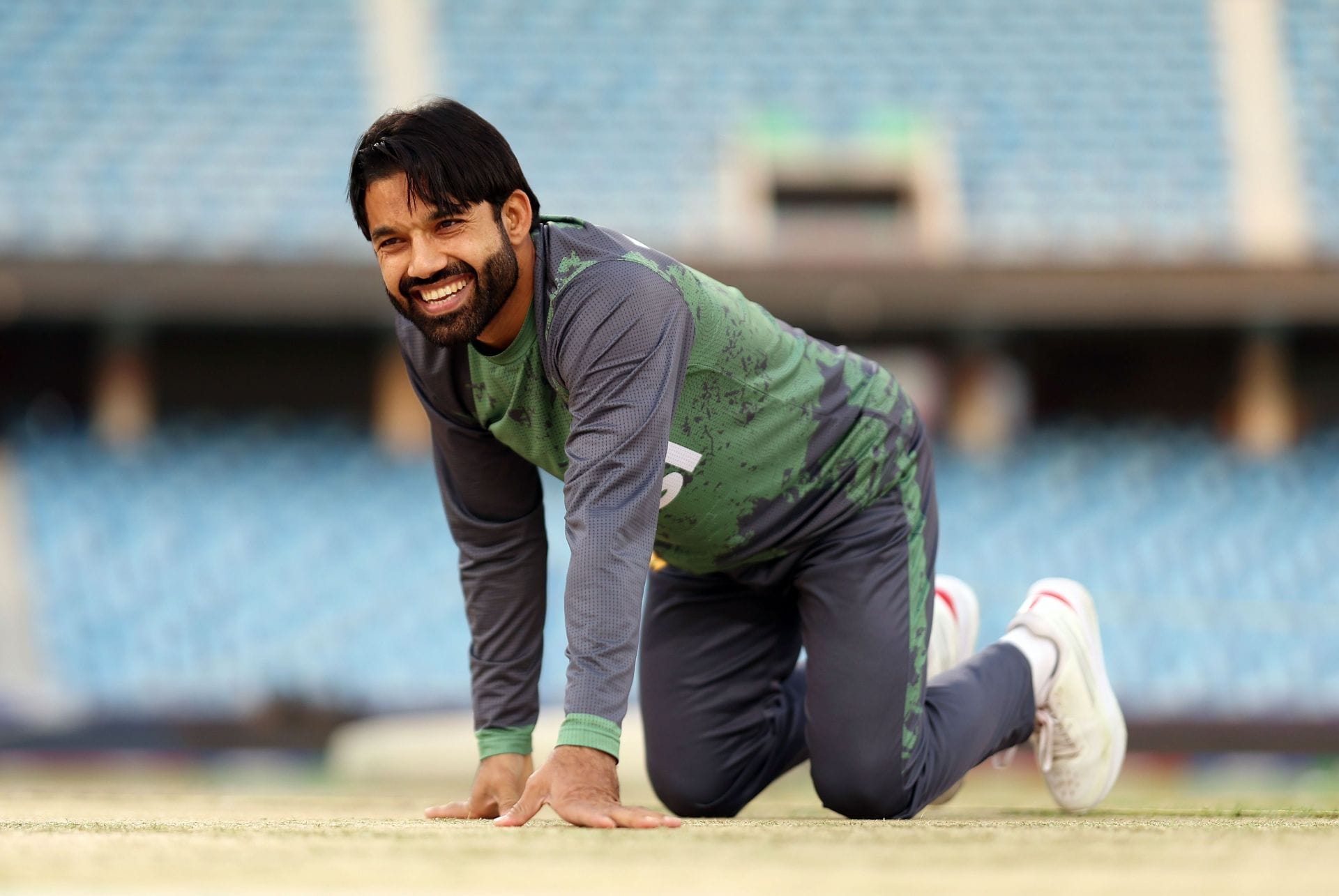 Muhammad Rizwan smashes Naseem Shah’s phone with a six during NZ vs PAK ...