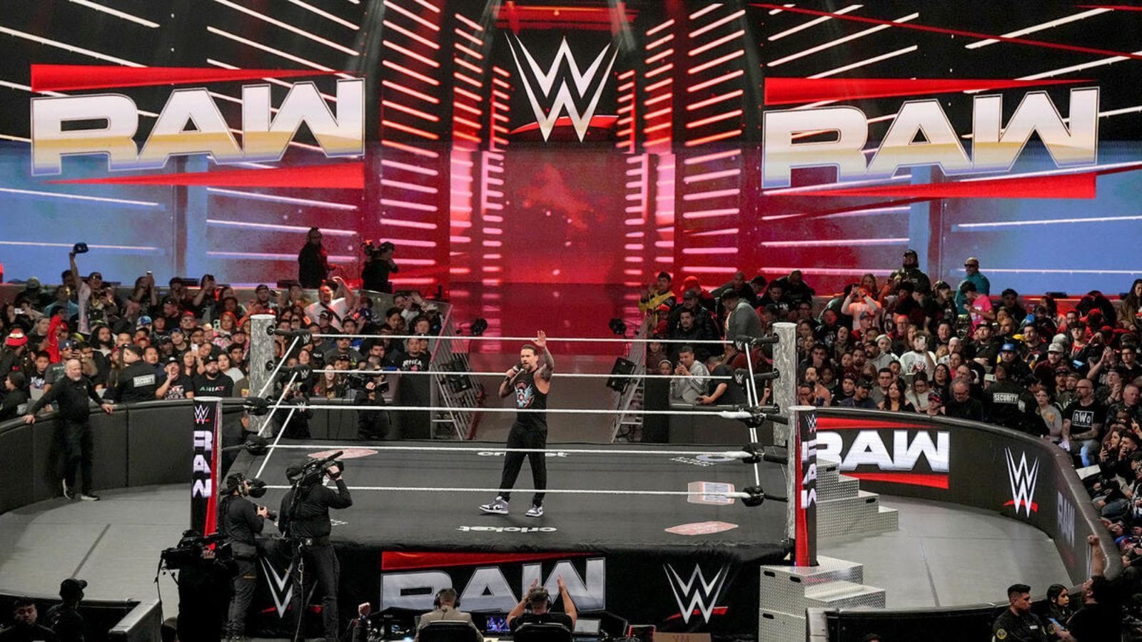 29-year-old star to quit legendary faction after recent embarrassment ...