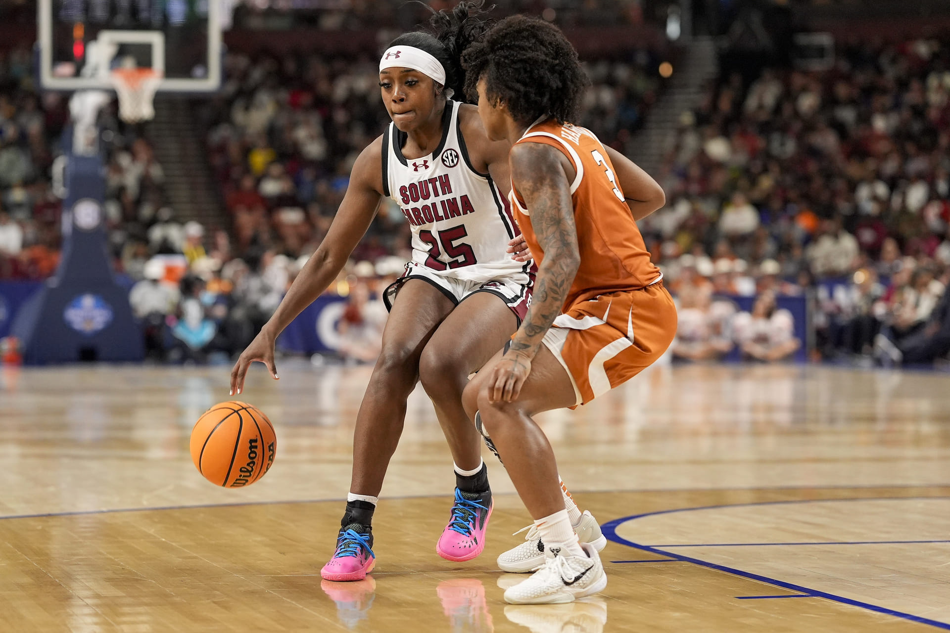 “My Ray Ray”: Dawn Staley showers praise on South Carolina’s Raven ...