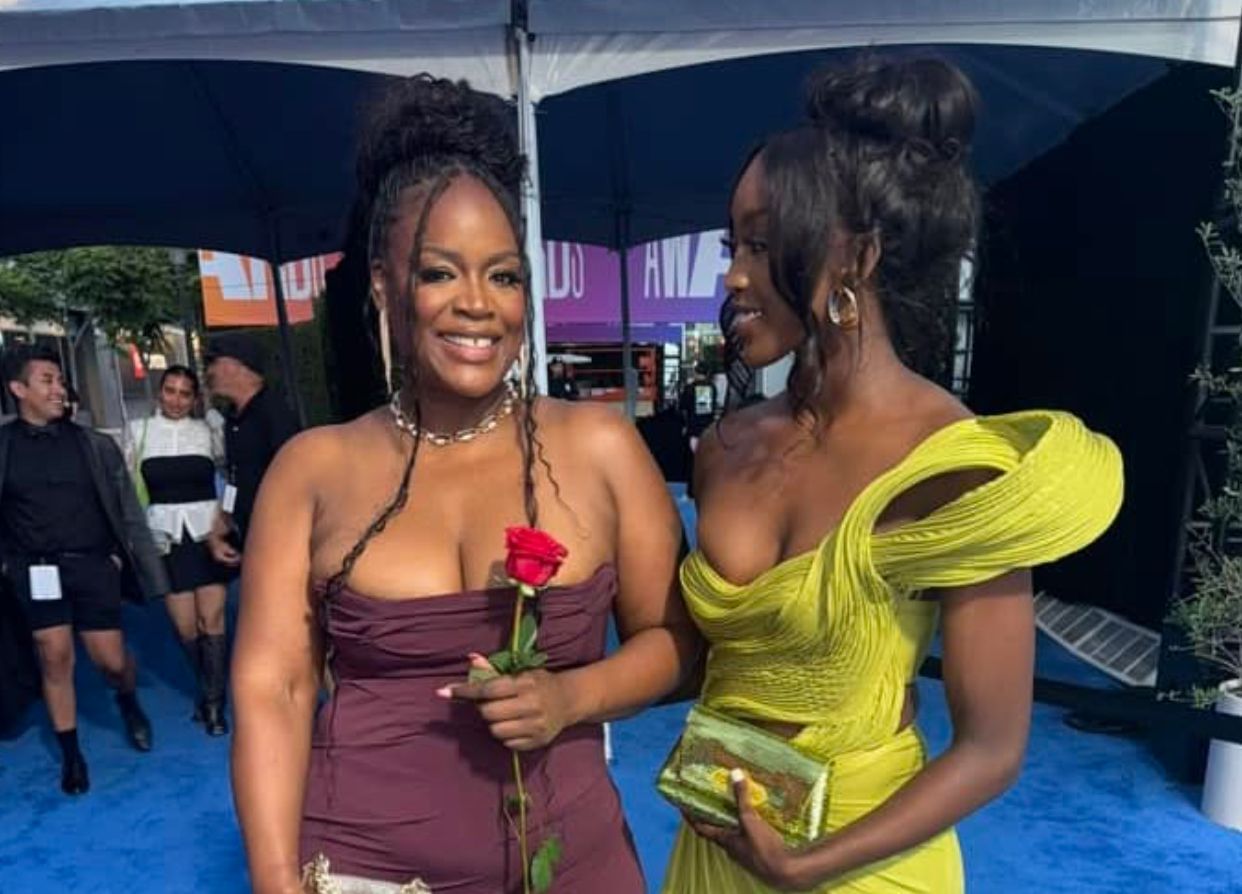 IN PICS: $1.5M NIL star Flau'jae Johnson's mom Kia proudly reps LSU sweatshirt while sharing ...