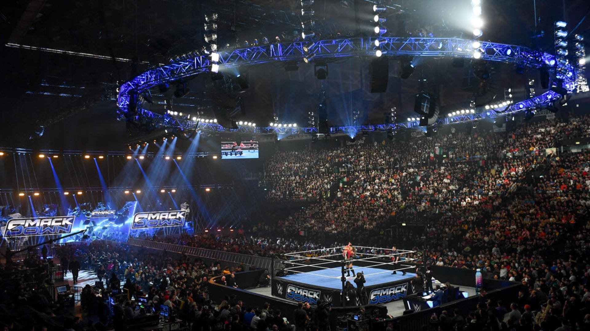 Major WWE debut takes place on SmackDown