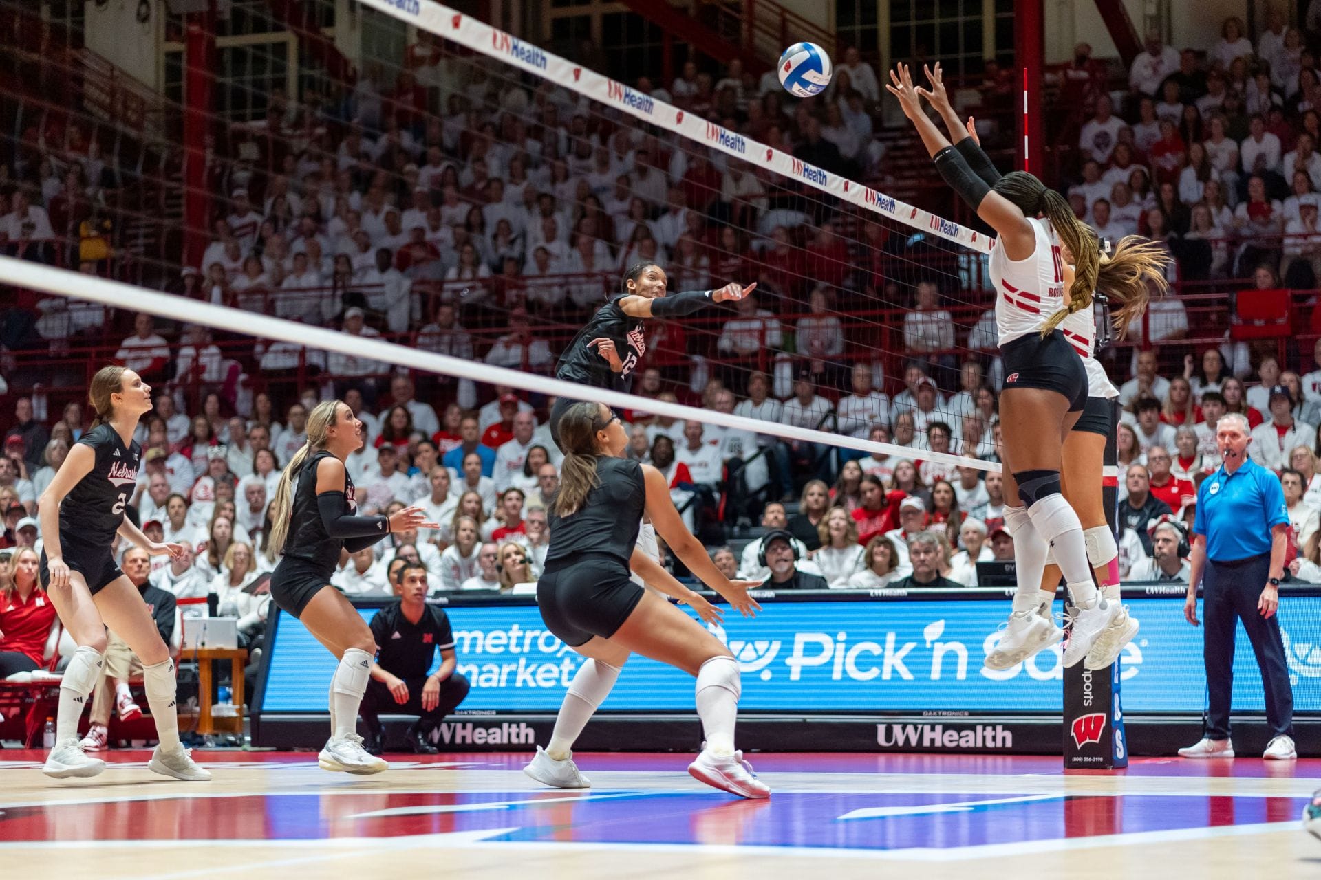 Nebraska Volleyball's Taylor Landfair drops 3-word heartfelt message ...